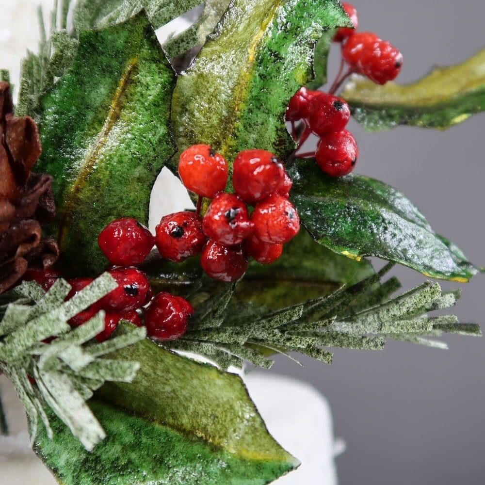 Wafer Paper Holly Leaves and Berries Tutorial